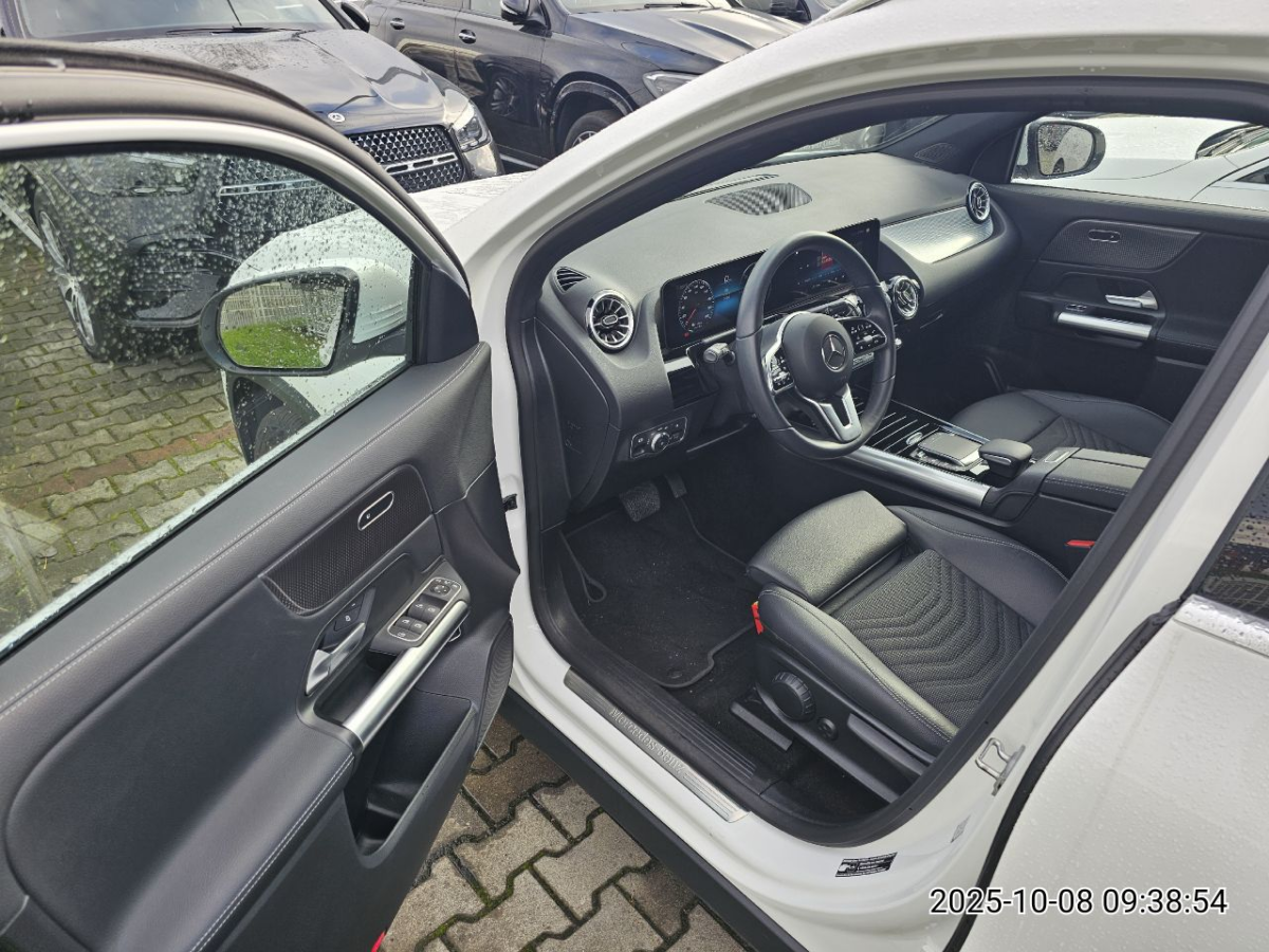 MERCEDES BENZ EQA 250 2023 SUV Aukcja: 33/MBP/AU/2026