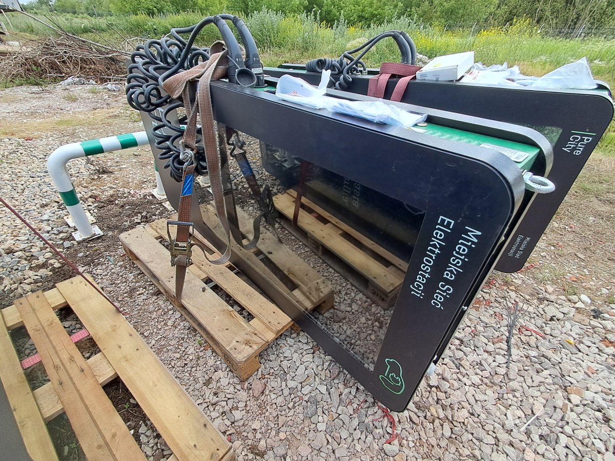 PRE EDWARD BIEL EVB ADVERT AC 2022 Elektronika użytkowa Aukcja: 912/BOS ...