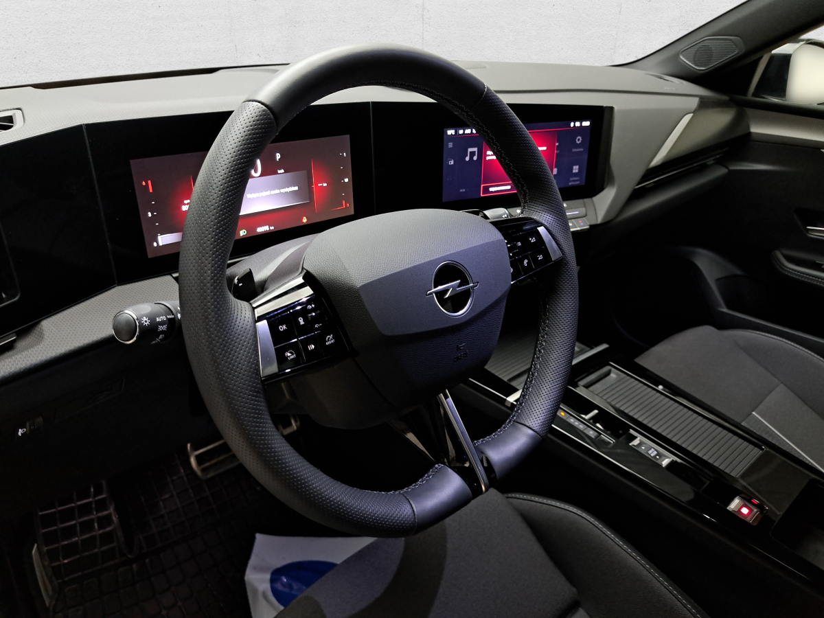 OPEL ASTRA SPORTS TOURER 2024 KOMBI Aukcja: 83/LS/AU/2026